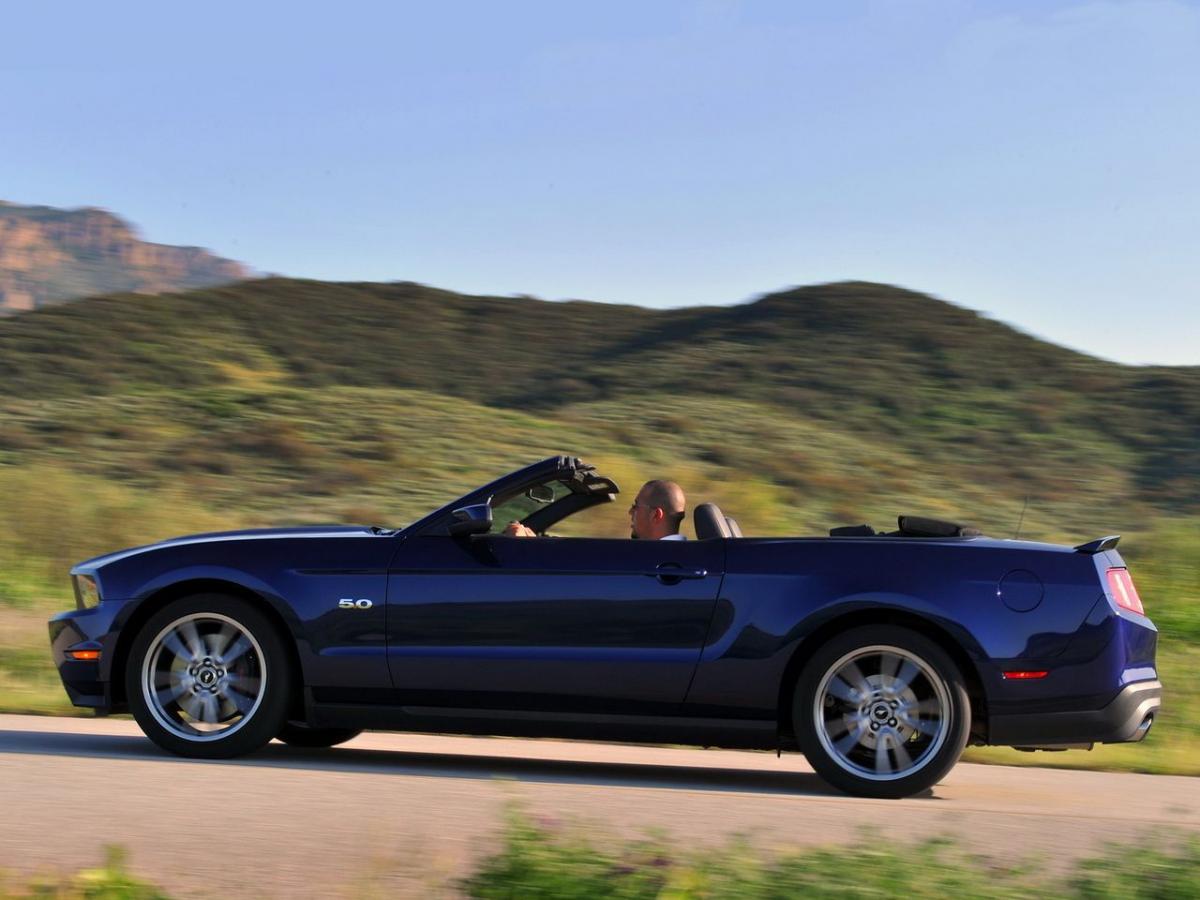 Ford Mustang Convertible V 4.6 i V8 24V (304 Hp)